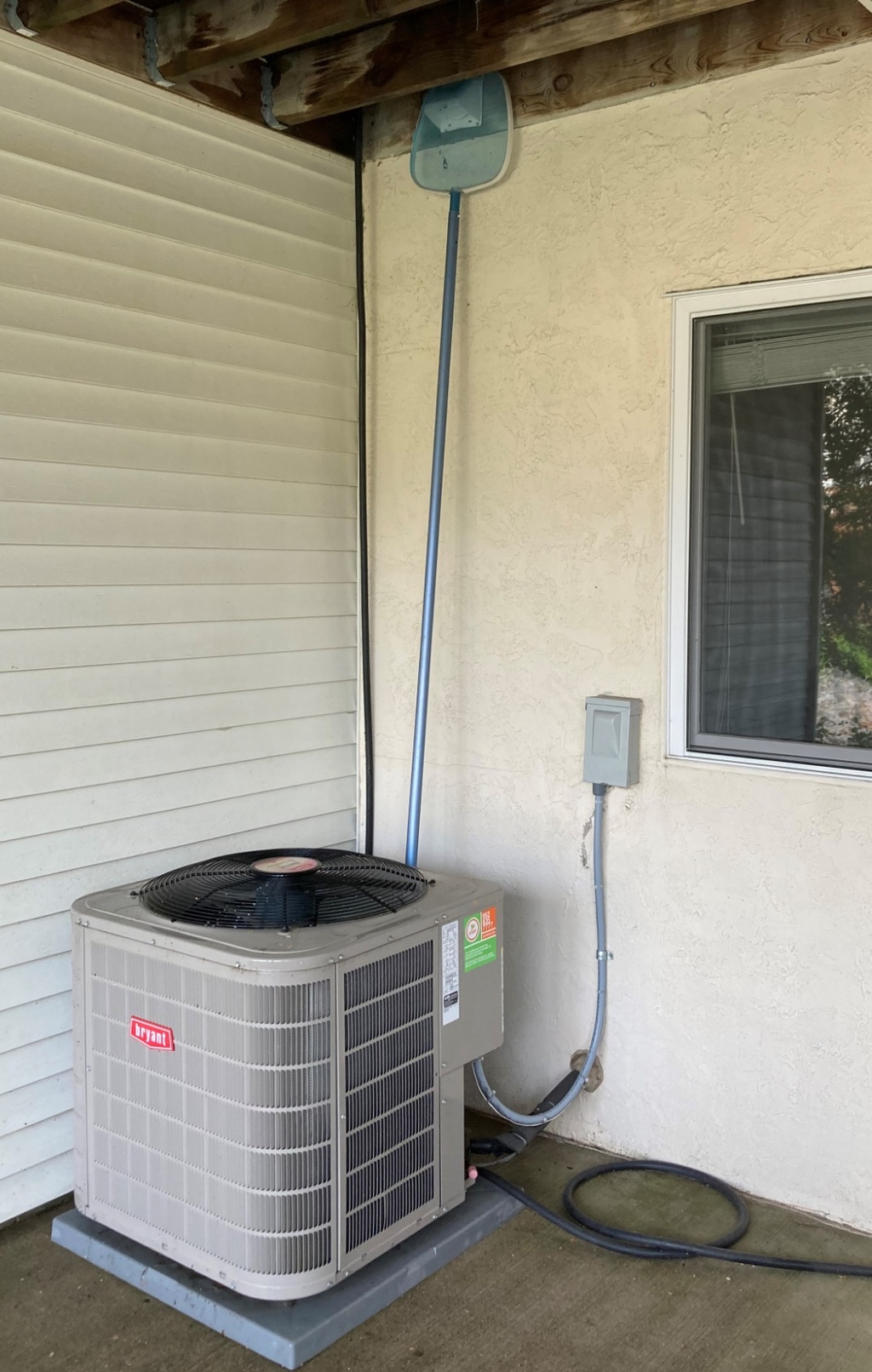 Birds nesting in vent – (Unofficial) Victoria Ponds